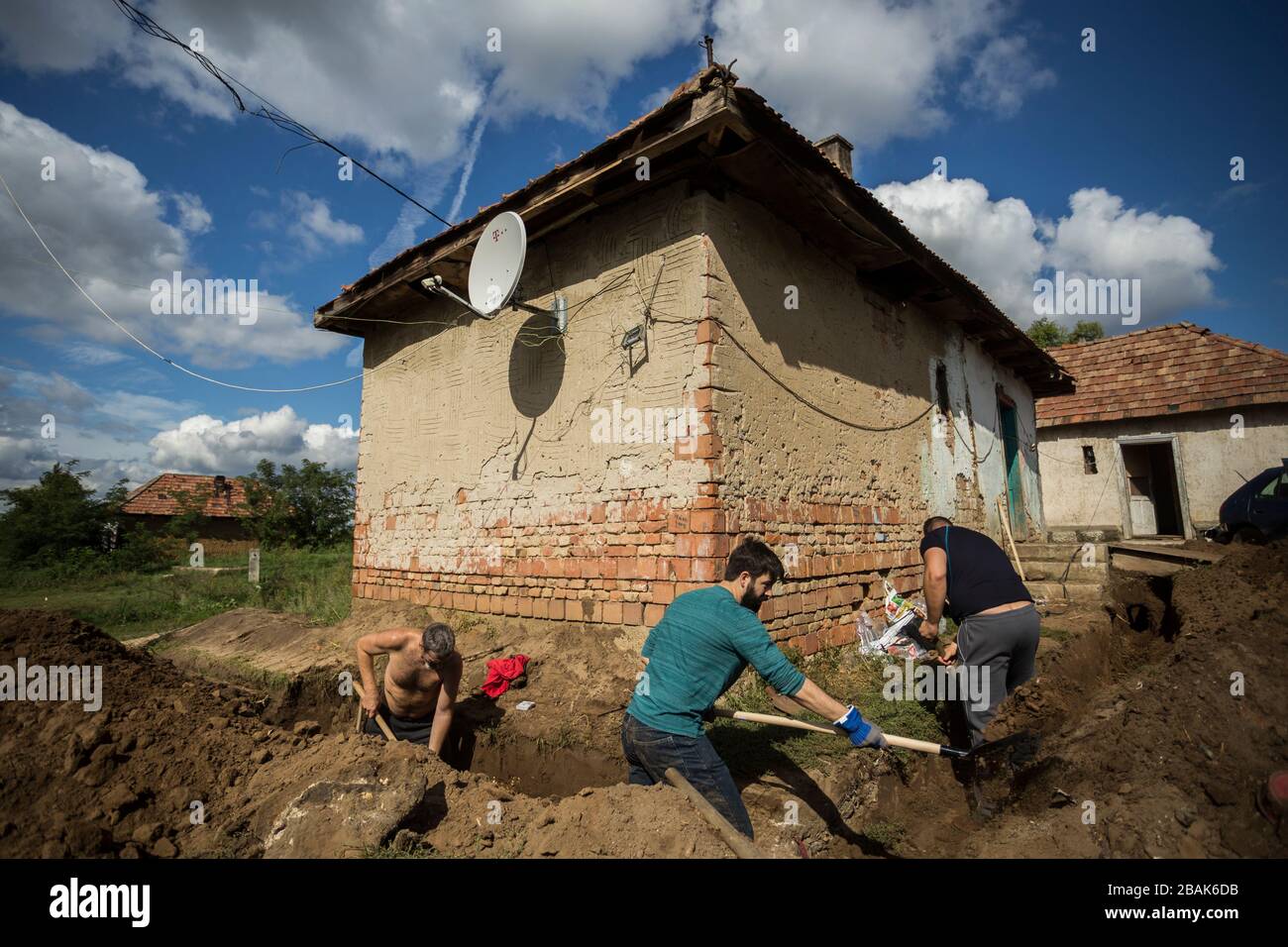 Helping the poor hi-res stock photography and images - Alamy