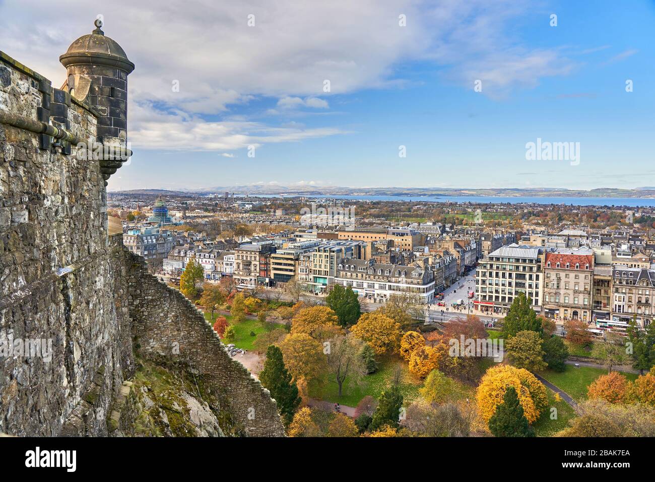 Edinburgh castle gardens autumn hi-res stock photography and images - Alamy