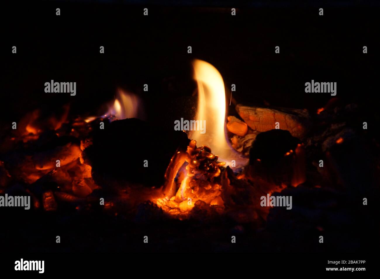 Real flames no smoke hi-res stock photography and images - Alamy
