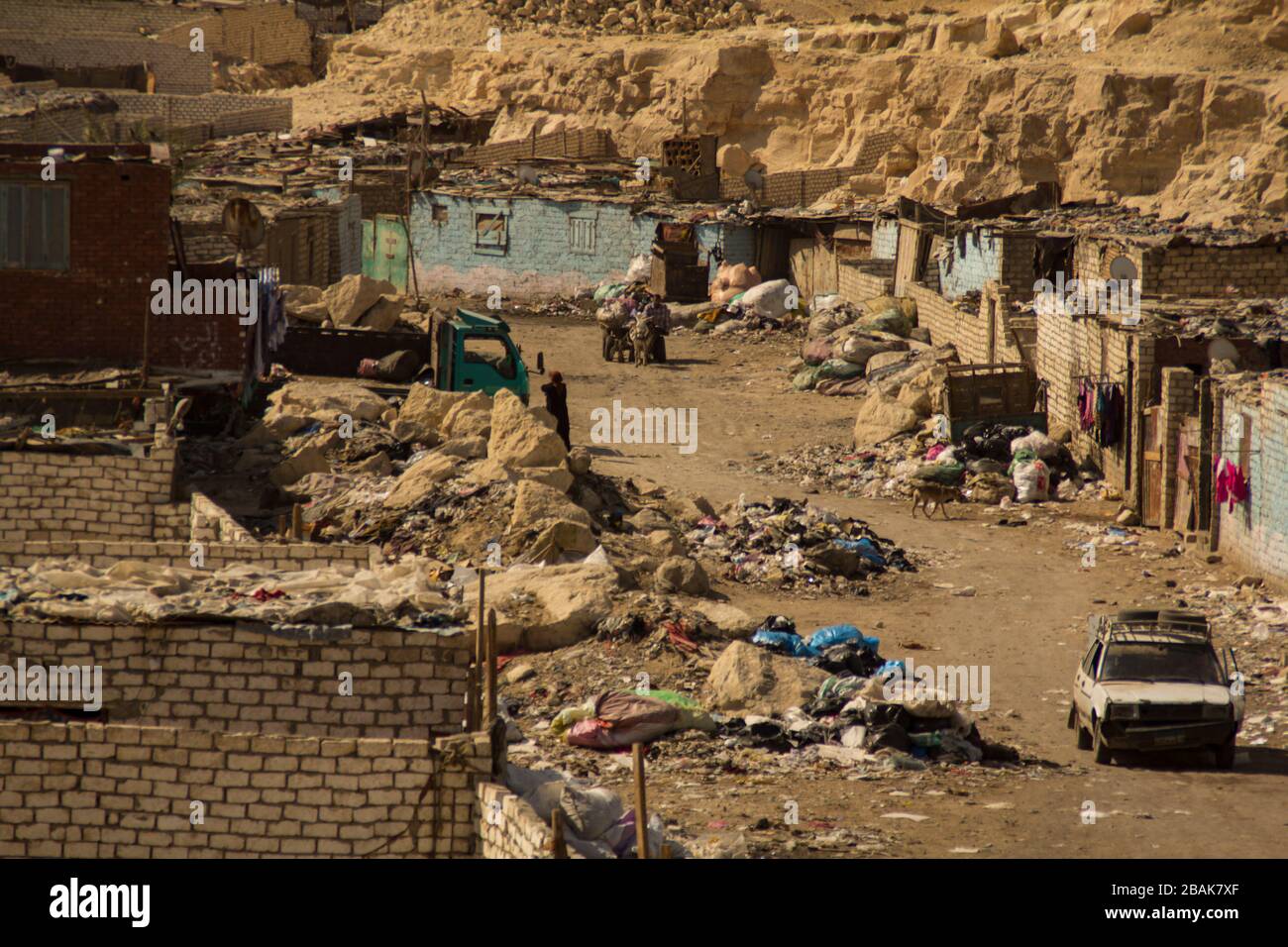Cairo slums hi-res stock photography and images - Alamy