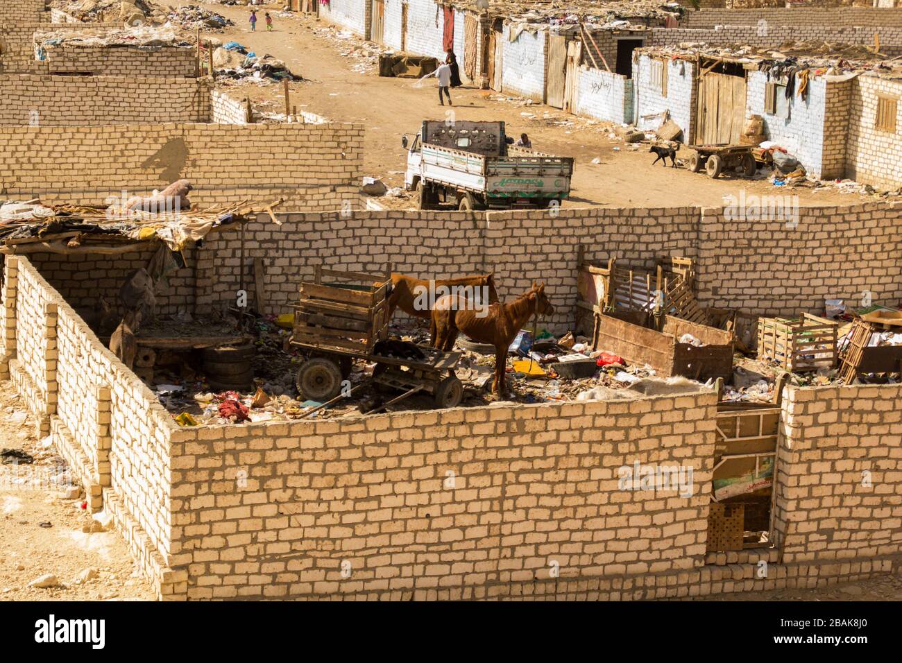 Cairo slums hi-res stock photography and images - Alamy