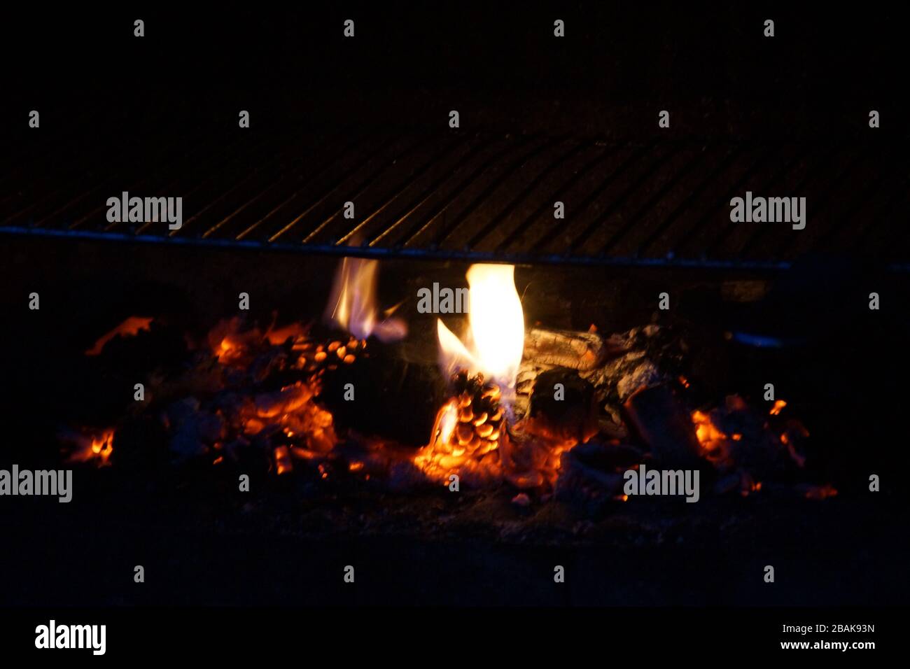 Real coal fire hi-res stock photography and images - Alamy