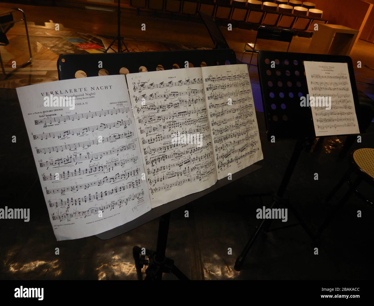 Musical notation stand hi-res stock photography and images - Alamy