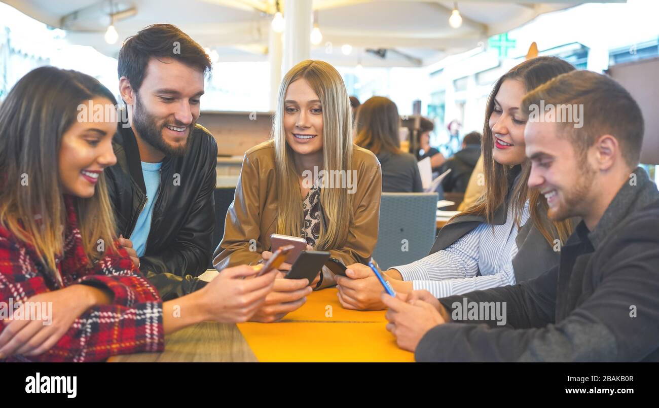 Cellphones laughing hi-res stock photography and images - Alamy