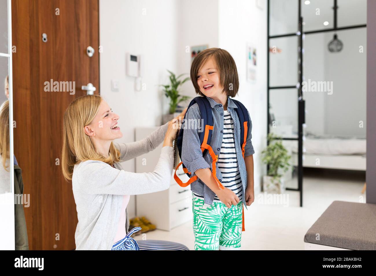 Mother son ready school hi-res stock photography and images - Alamy