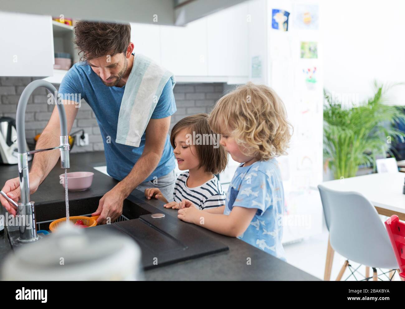 Parents children learning home hi-res stock photography and images - Alamy