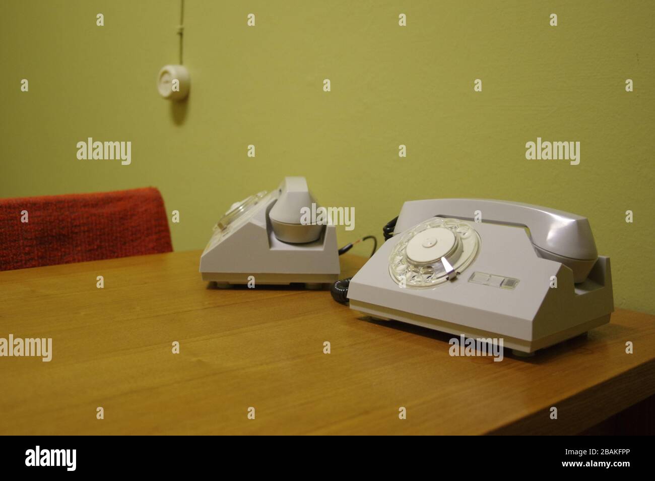 Retro telephone on table hi-res stock photography and images - Alamy