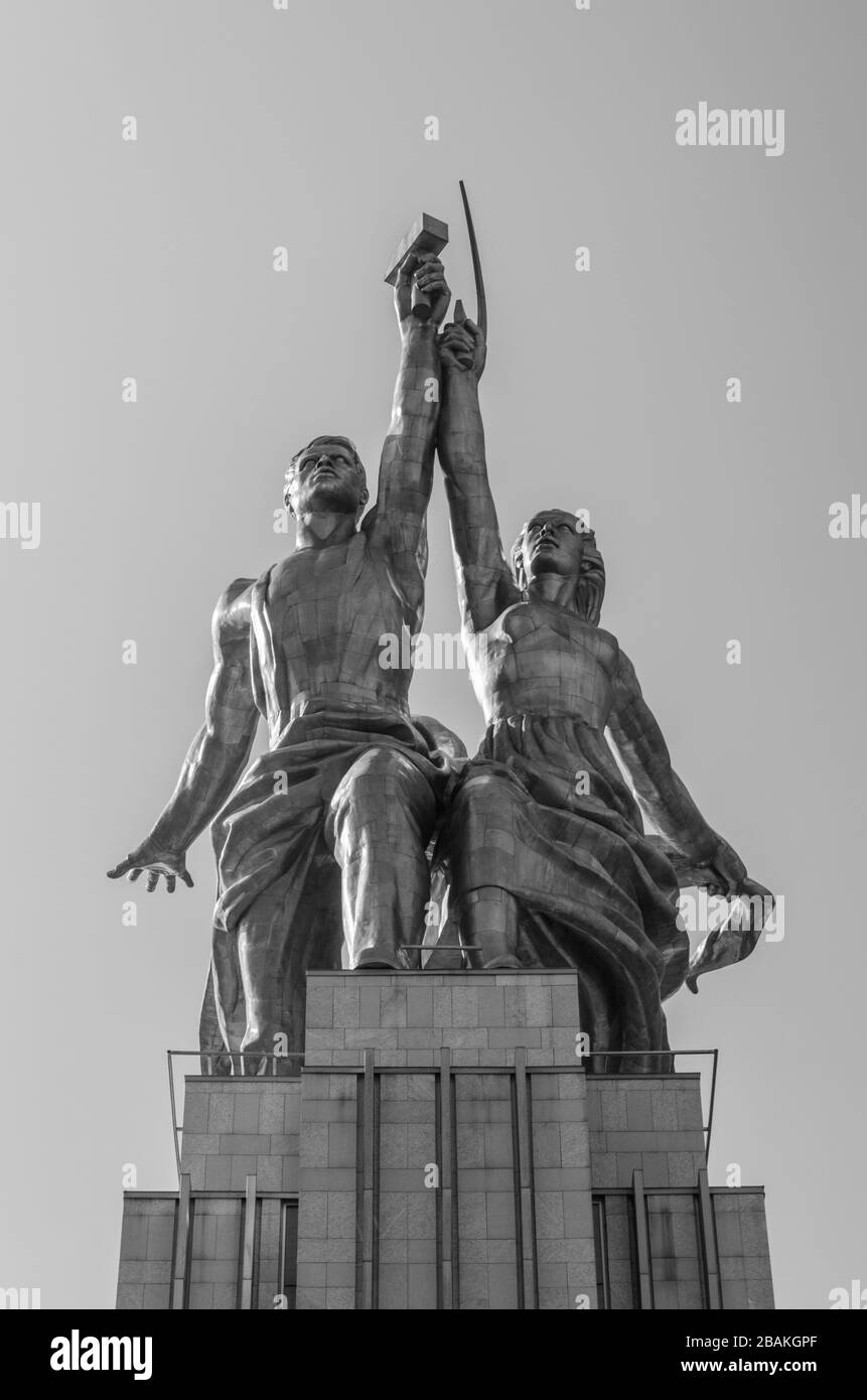 Russian sculpture and monuments hi-res stock photography and images - Alamy