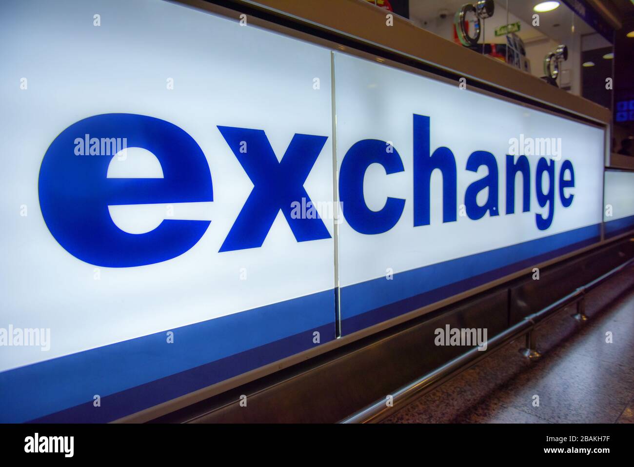 Currency exchange booth hi-res stock photography and images - Alamy