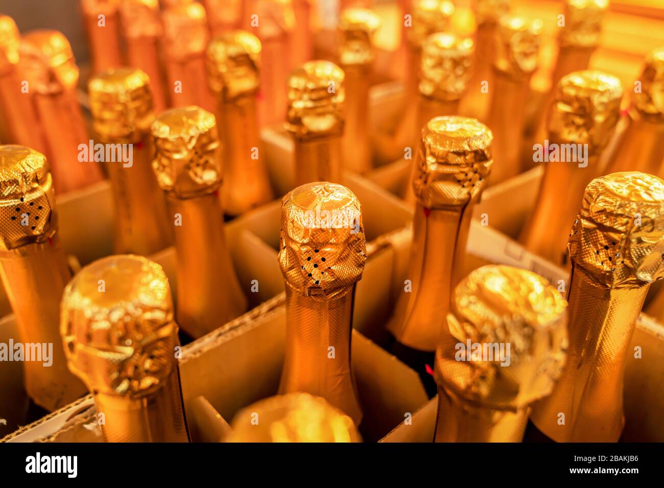Gold foil champagne bottle neck hi-res stock photography and images - Alamy