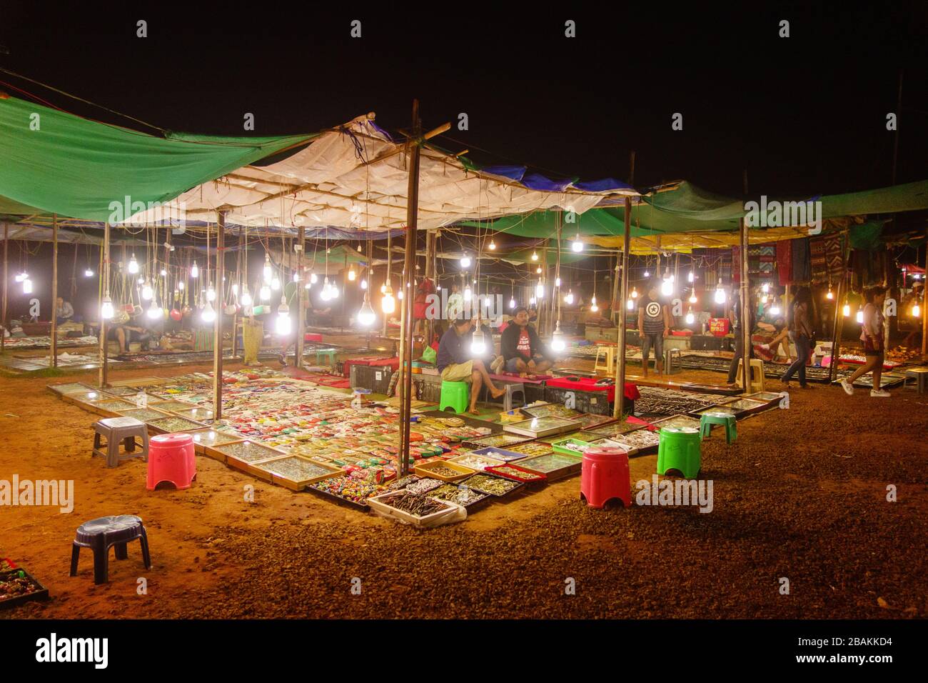 The Saturday Night Market is Goa's retro styled hippy and artisan night ...