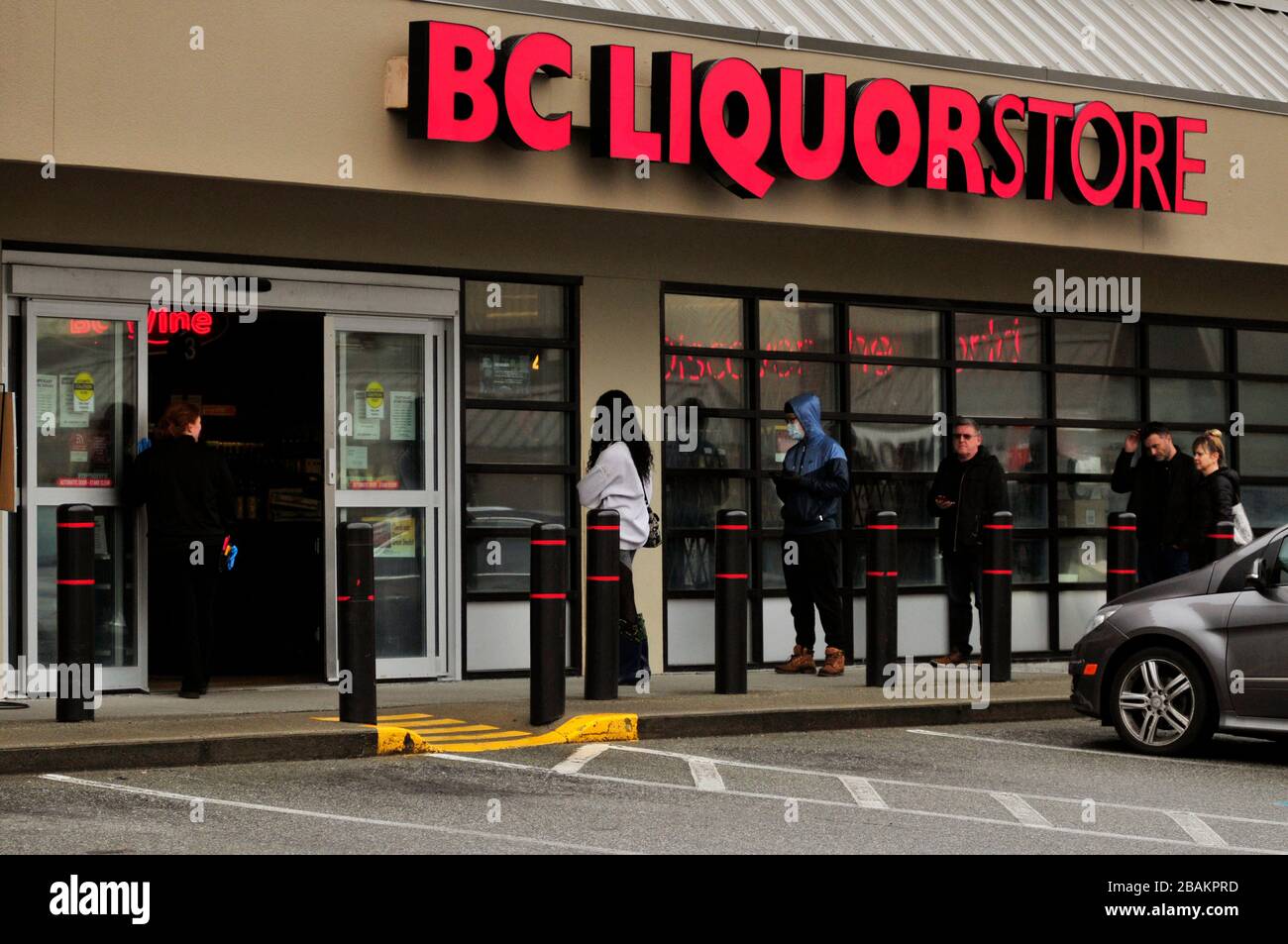 Liquor store line up hi-res stock photography and images - Alamy