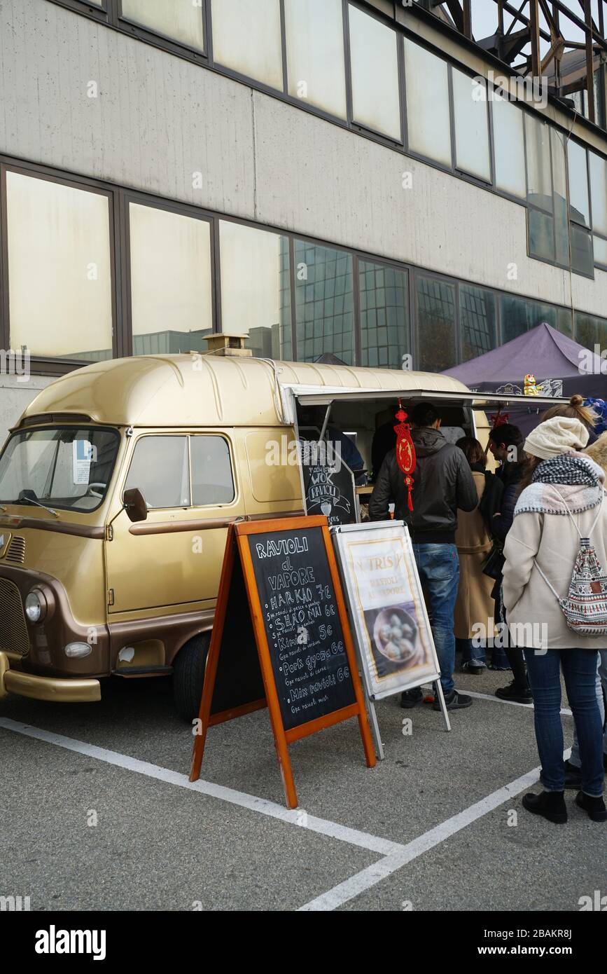 Street food van hi-res stock photography and images - Alamy