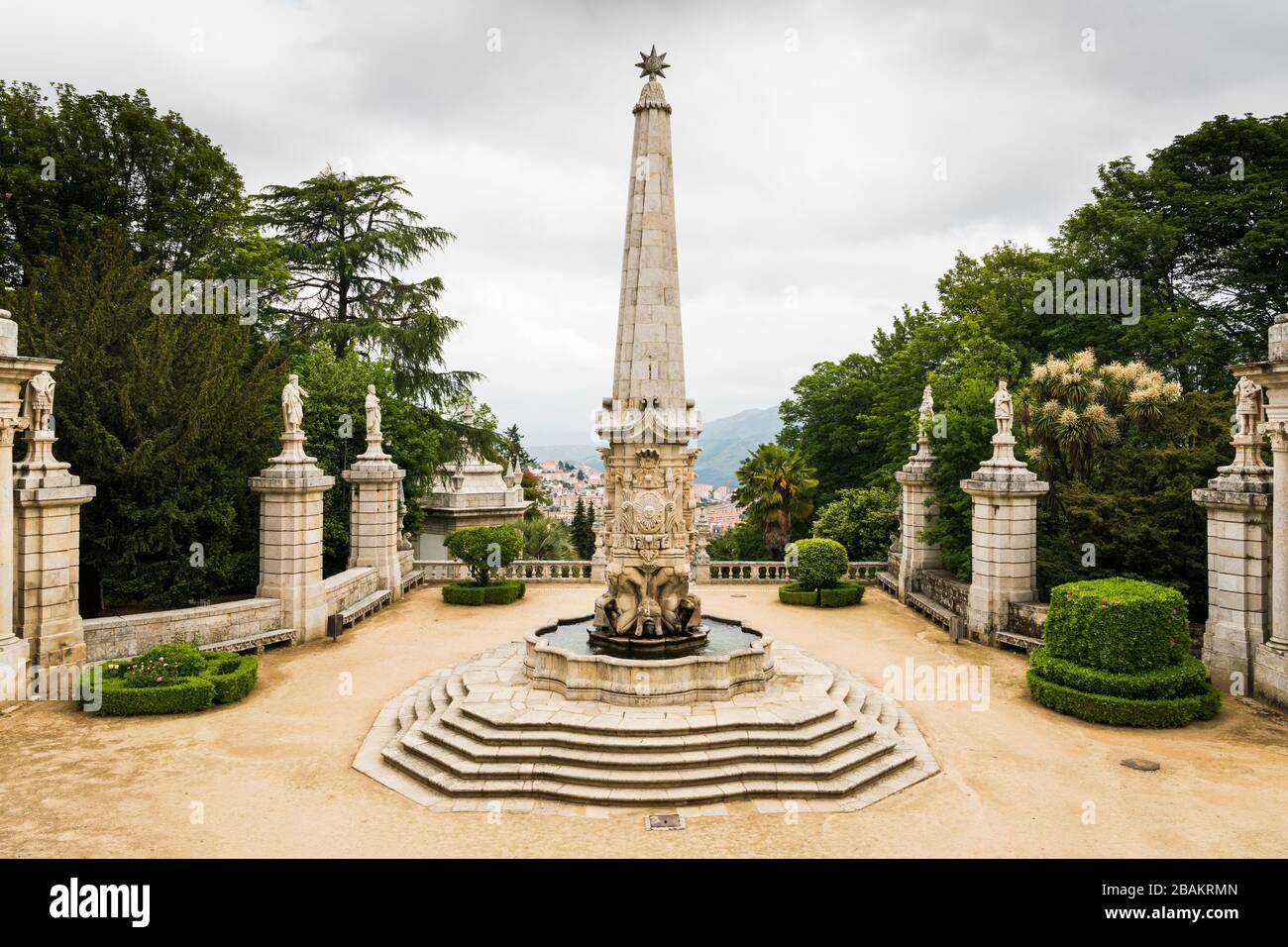 Garden obelisk hi-res stock photography and images - Alamy