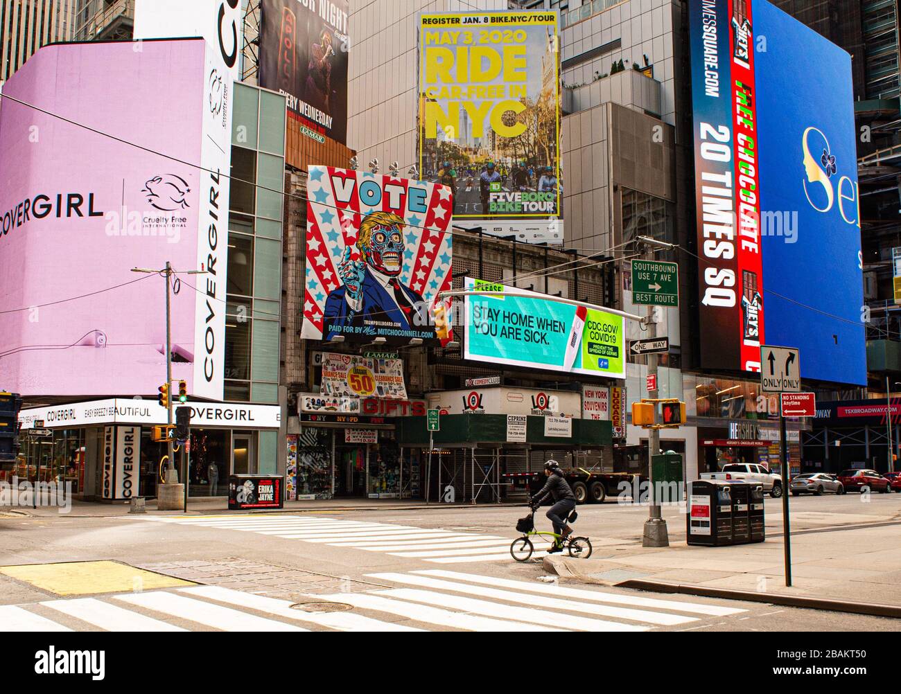 Empty nyc streets hi-res stock photography and images - Alamy