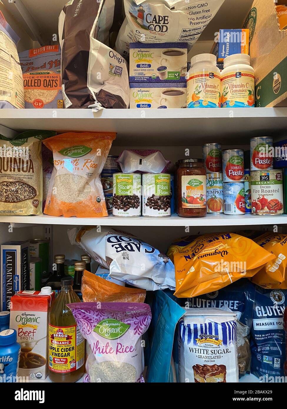 Shelf stable hi-res stock photography and images - Alamy