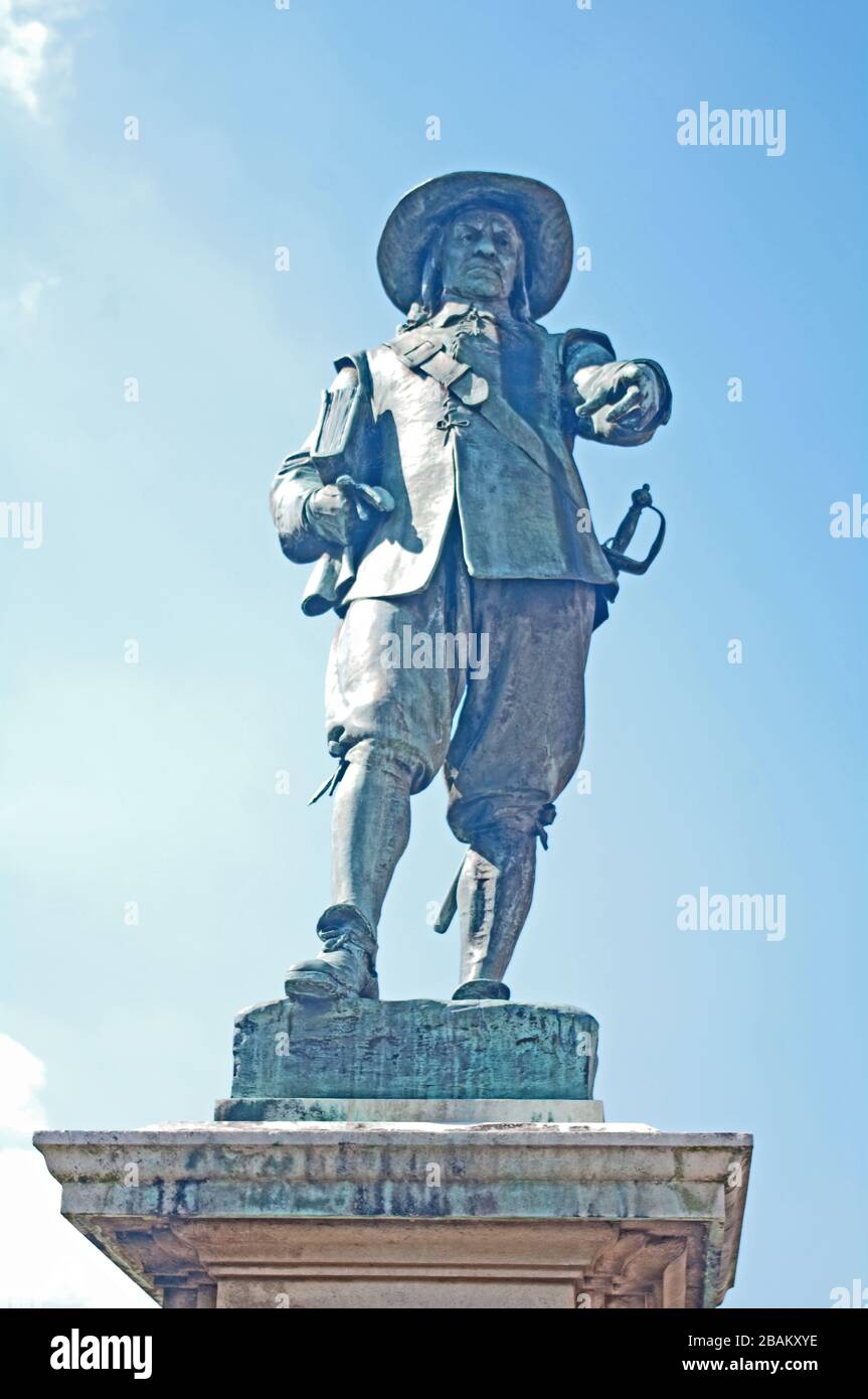 St Ives, Cambridgeshire, Oliver Crowell Statue Stock Photo - Alamy