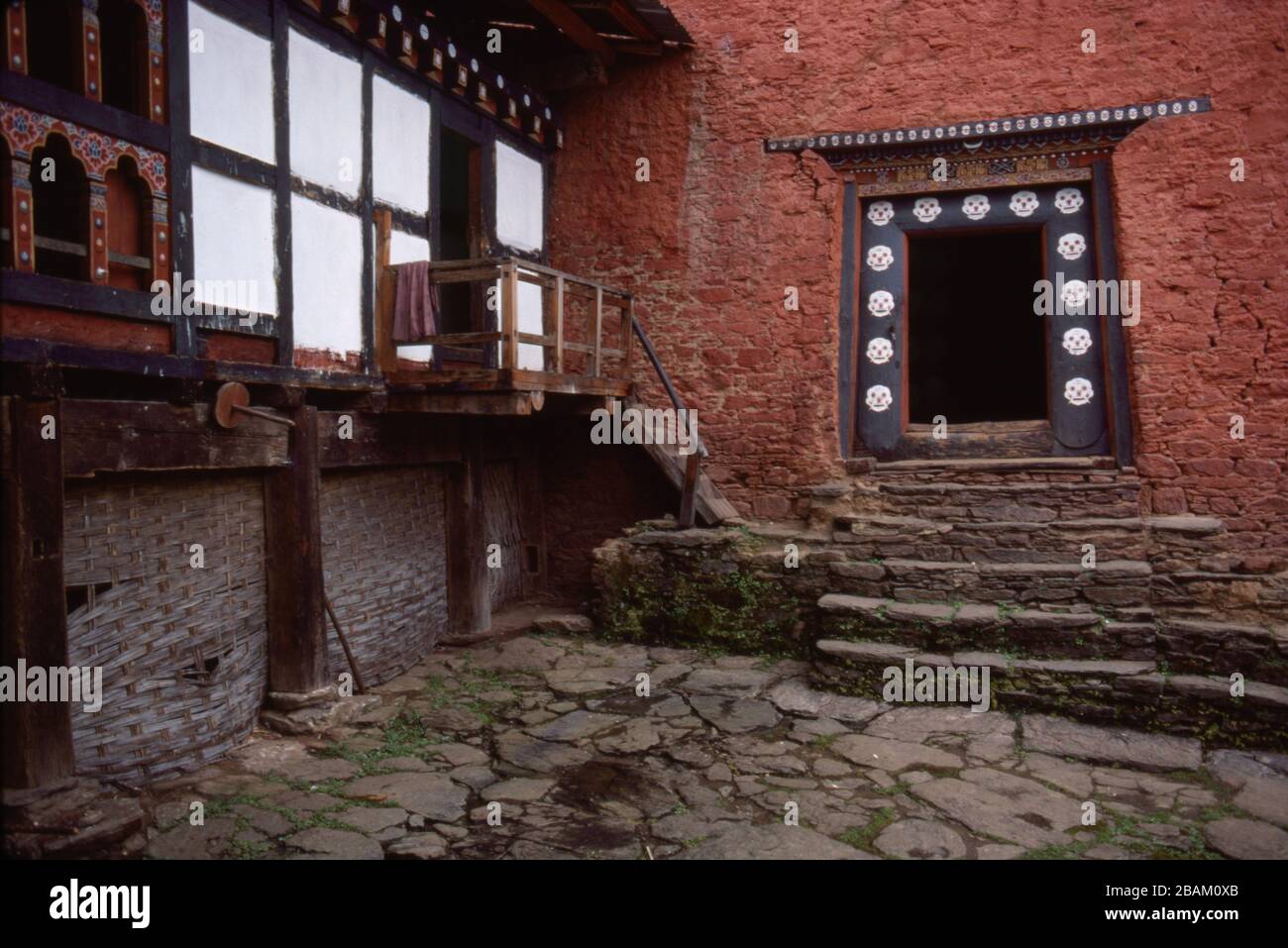 Temple (dzong) courtyard at Decchen Phug - Pangre Dzampa. (16-09-89 ...