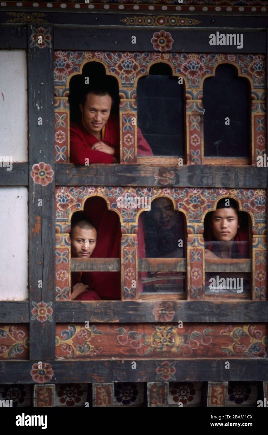 Peering into window painting hi-res stock photography and images - Alamy