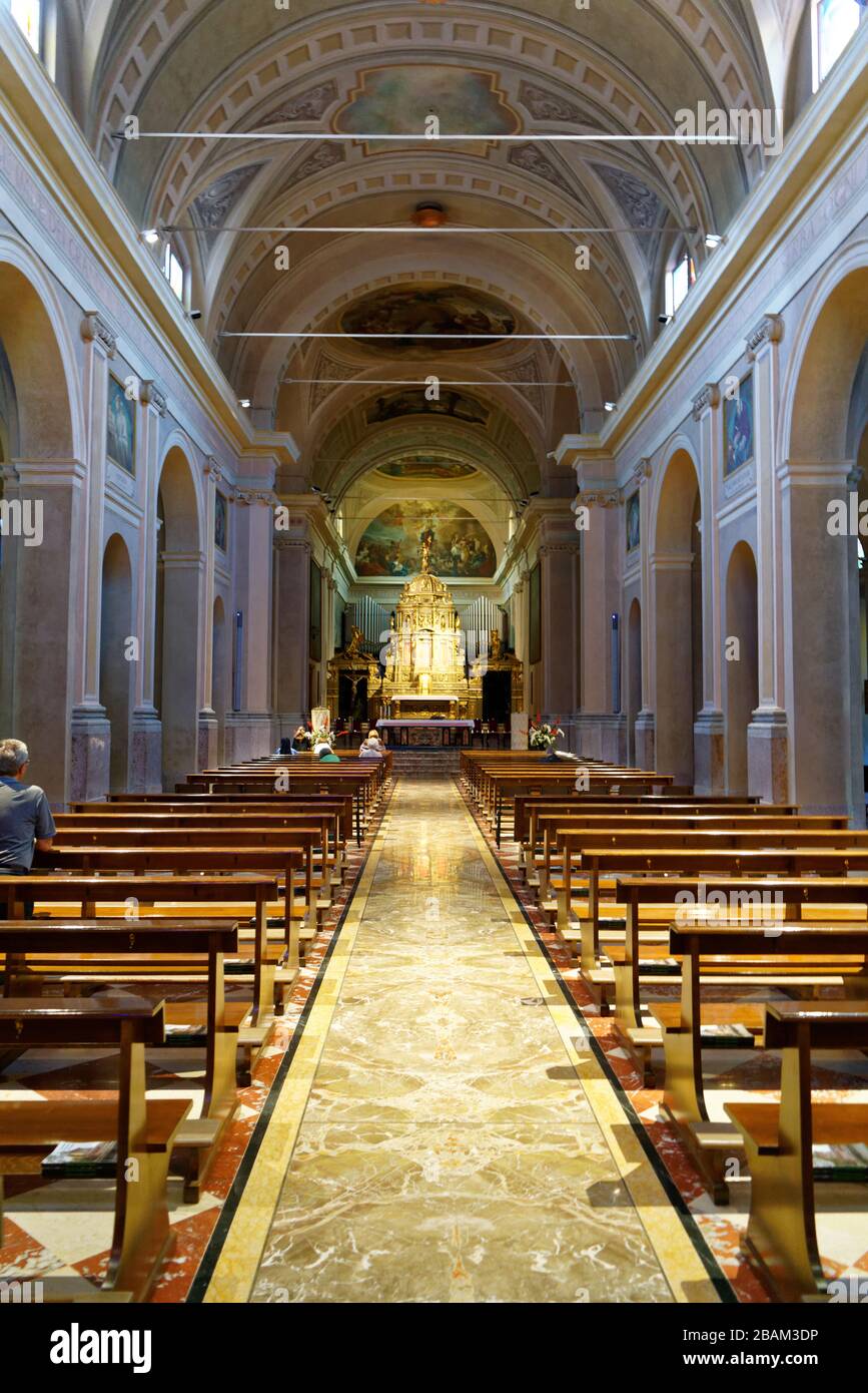 Alla fontana hi-res stock photography and images - Alamy