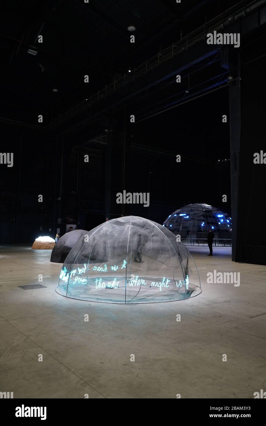 Modern igloos hi-res stock photography and images - Alamy