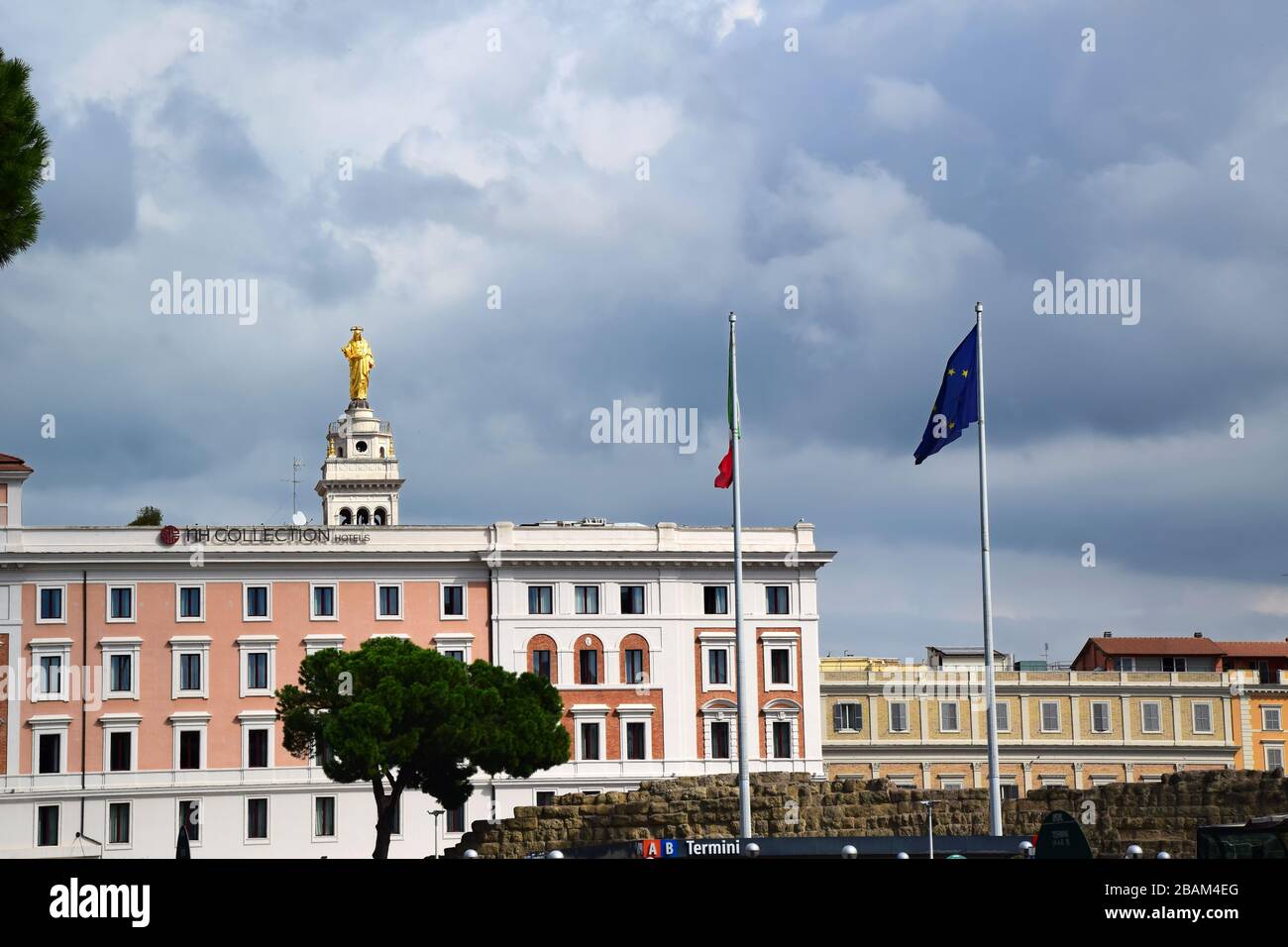 nH collection Palazzo Cinquecento - Basilica del Sacro Cuore di Ges a ...