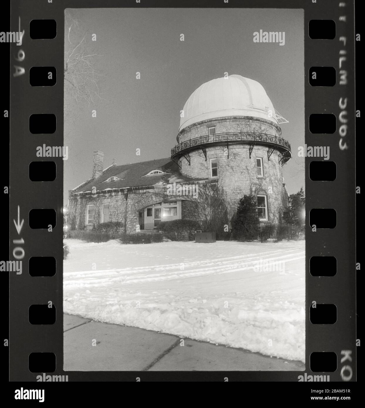 Dome observatory housing telescope hi-res stock photography and images ...