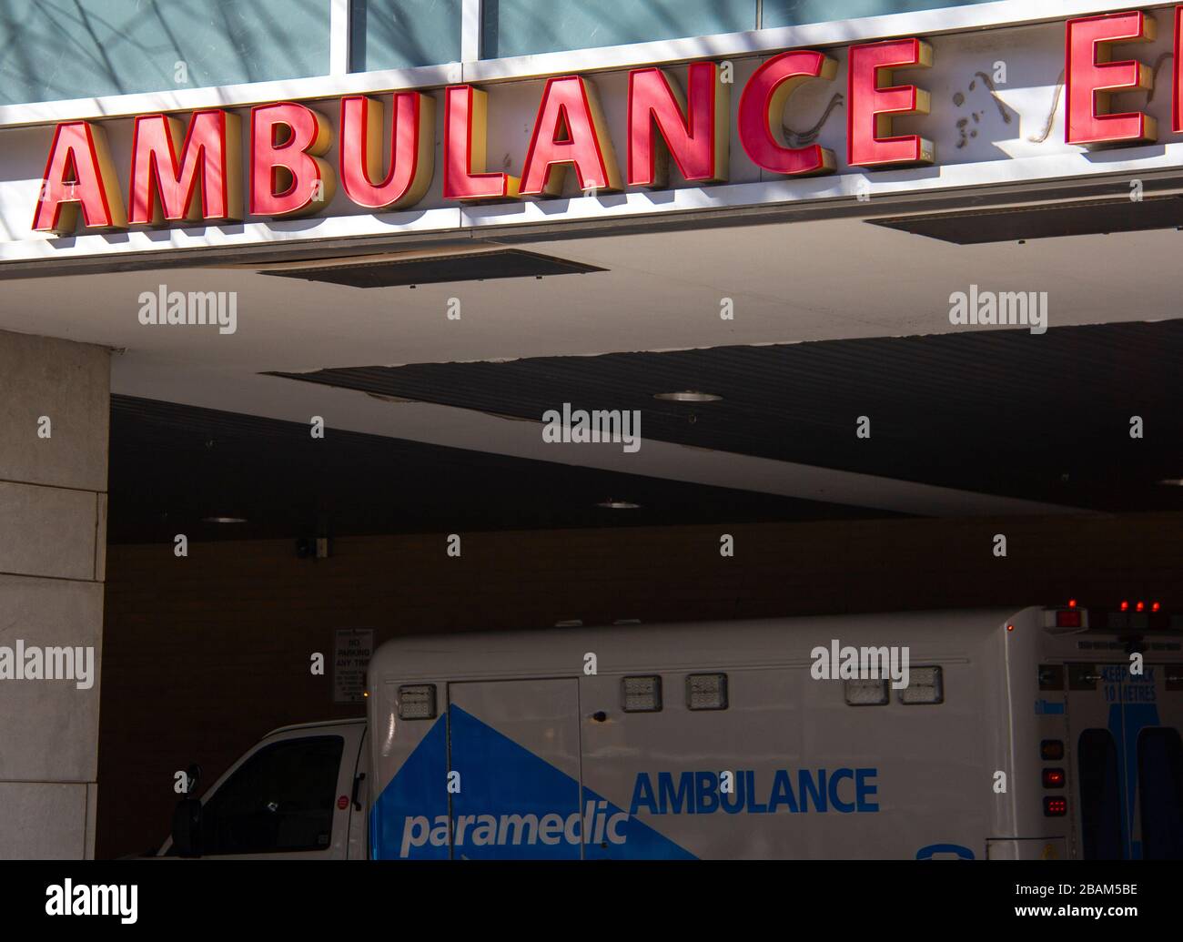Ambulance at a hospital entrance Stock Photo - Alamy