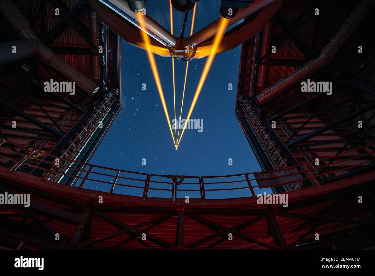 Laser beams telescope hi-res stock photography and images - Alamy