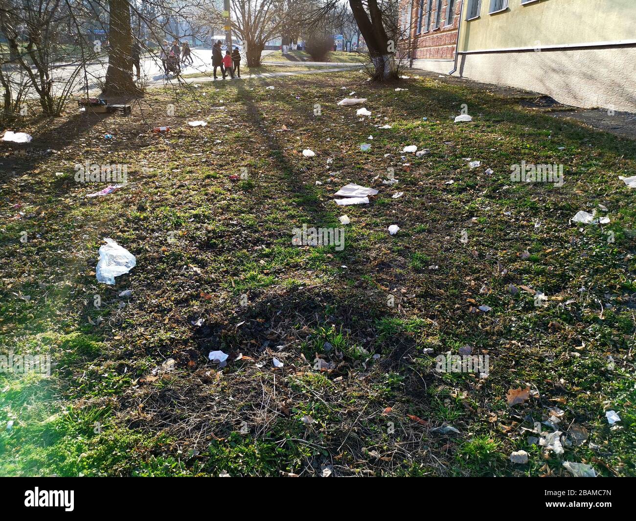 Scattered trash hi-res stock photography and images - Alamy