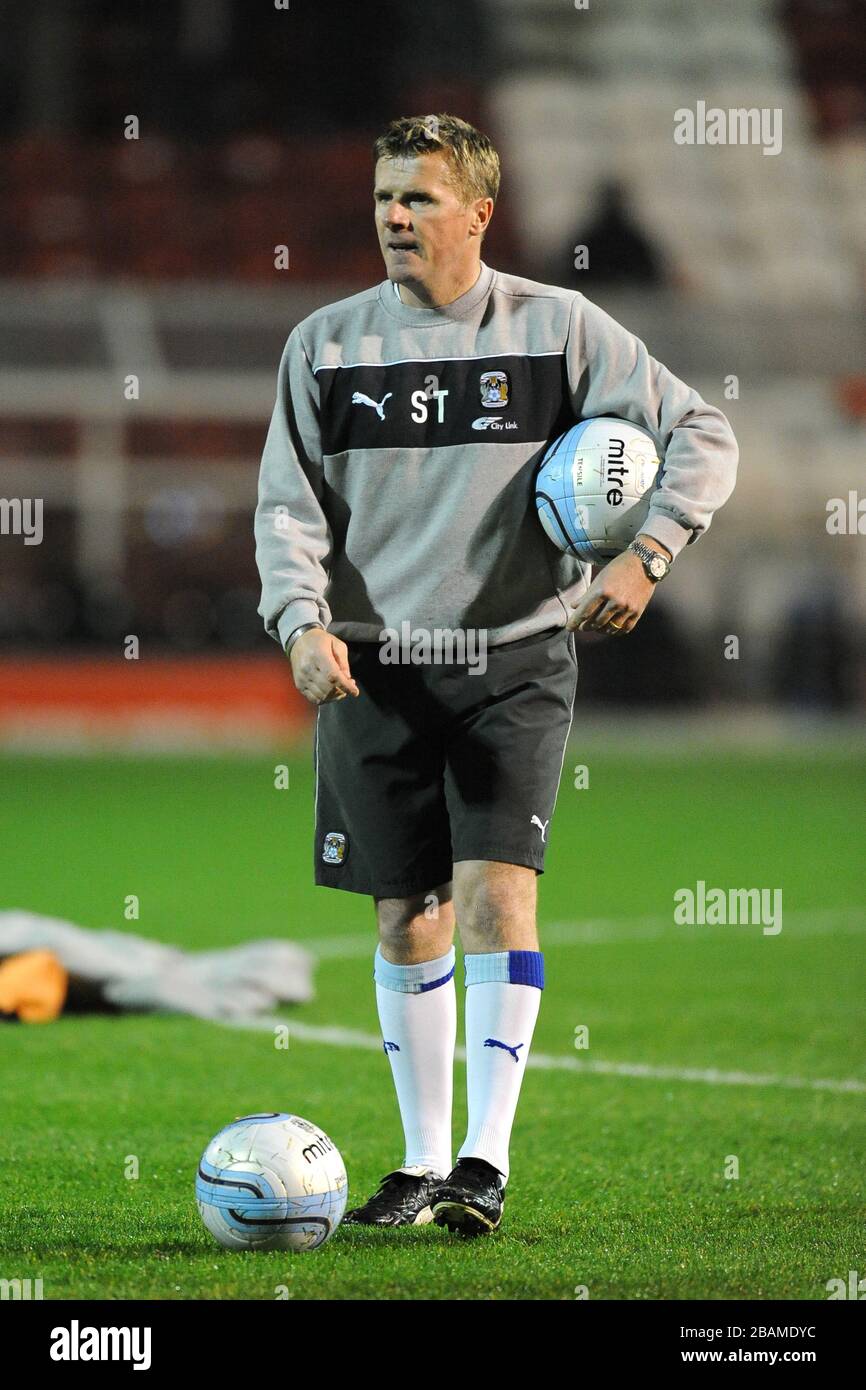Coventry united team football hi-res stock photography and images - Alamy