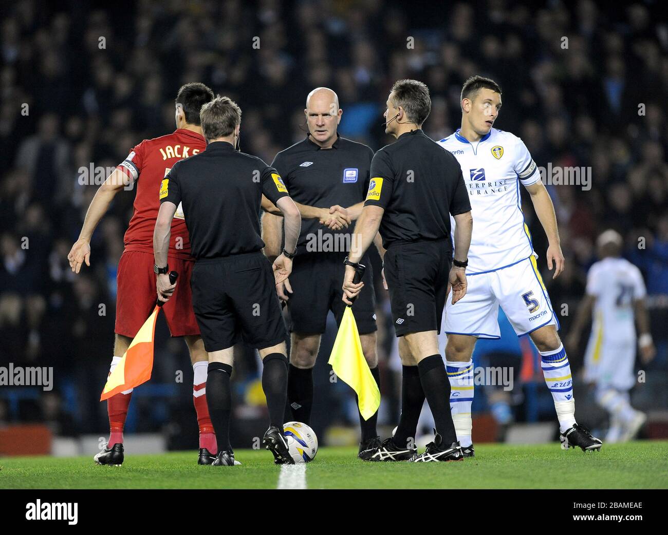 Referee nigel miller centre hi-res stock photography and images - Alamy