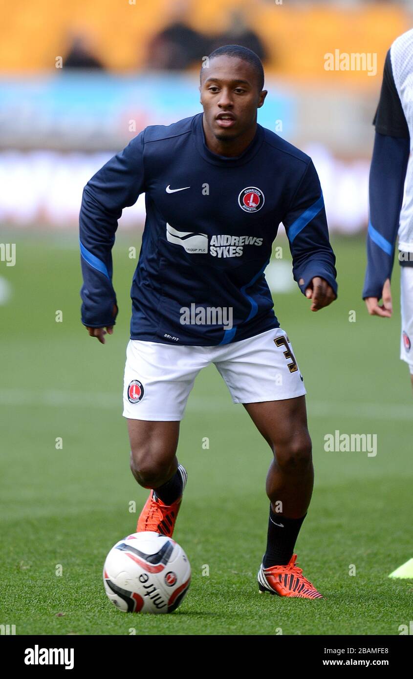 Charlton athletics callum harriott during warm up hi-res stock ...
