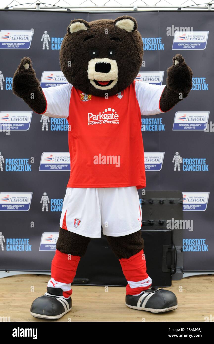 Rotherham united mascot hi-res stock photography and images - Alamy