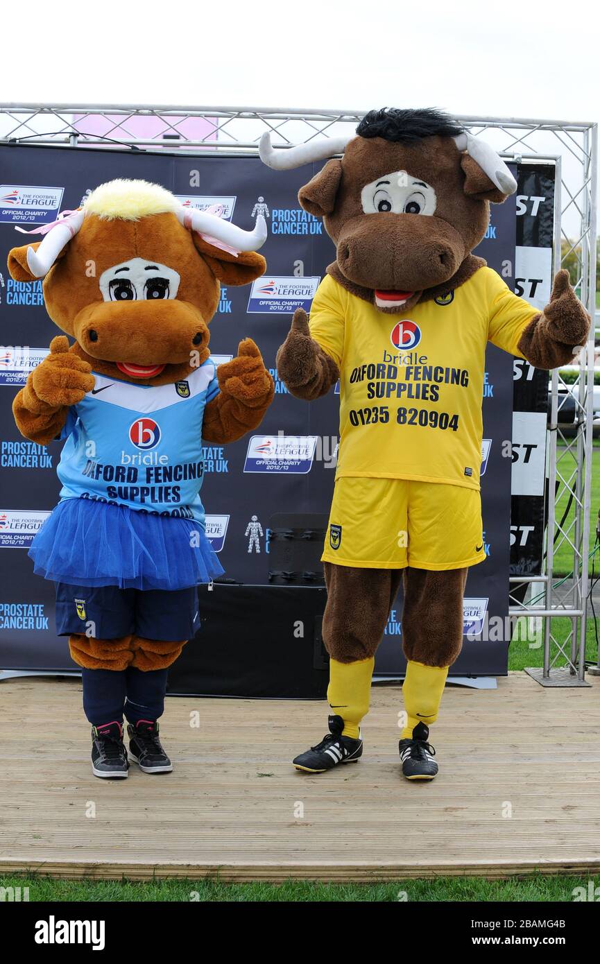 Football mascots hi-res stock photography and images - Alamy