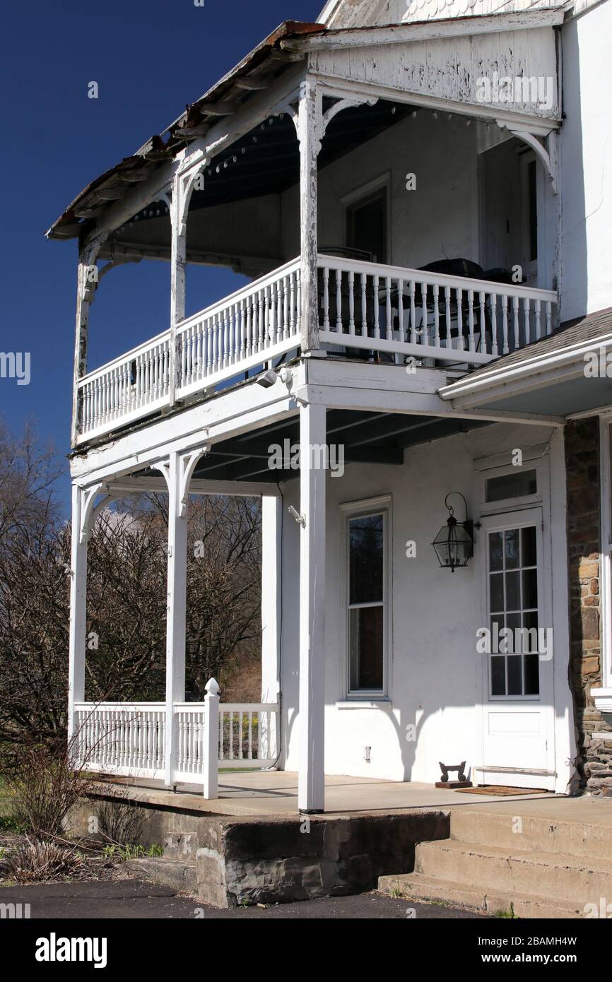 Side of old house hi-res stock photography and images - Alamy