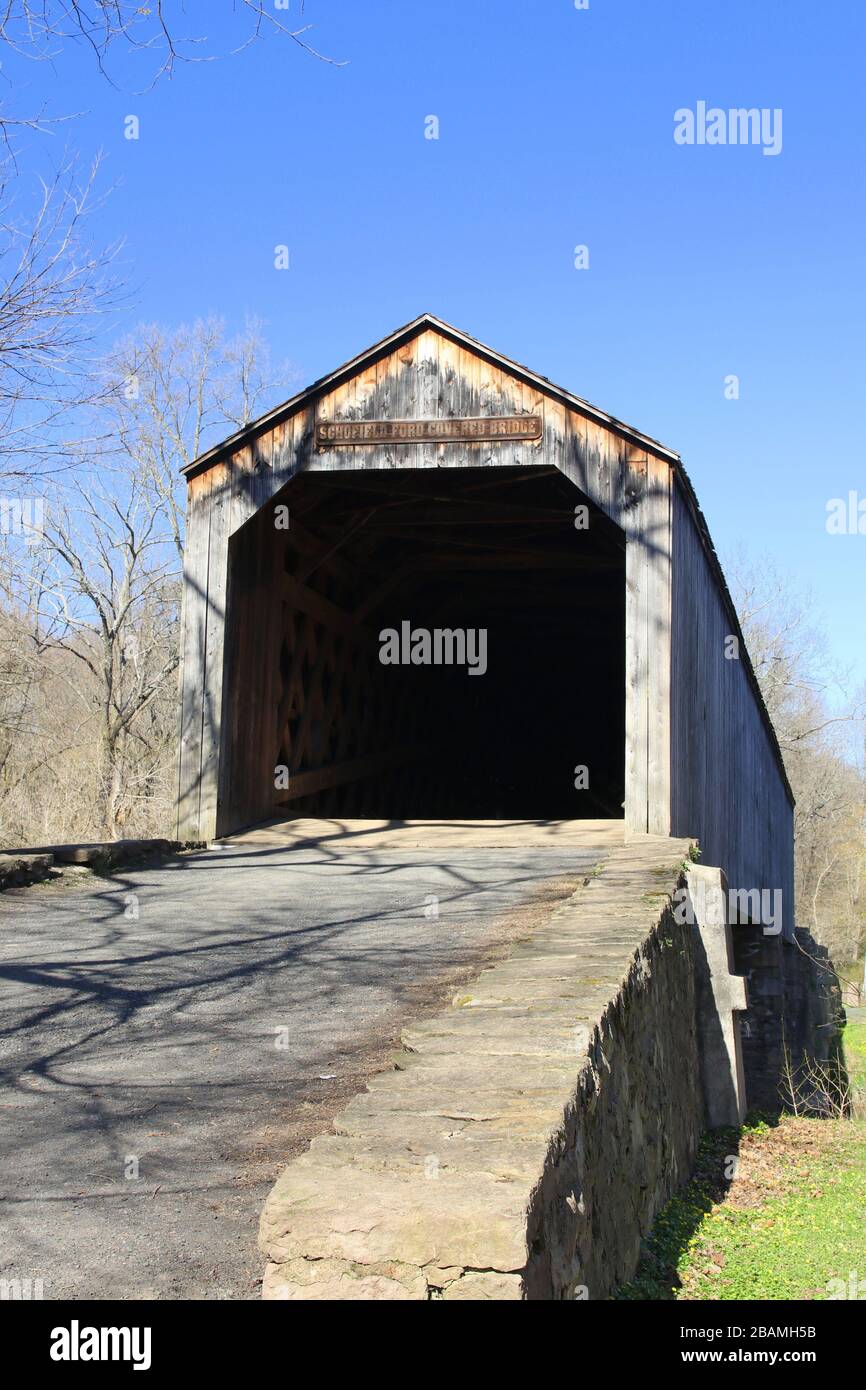 Bridge front entrance hi-res stock photography and images - Alamy