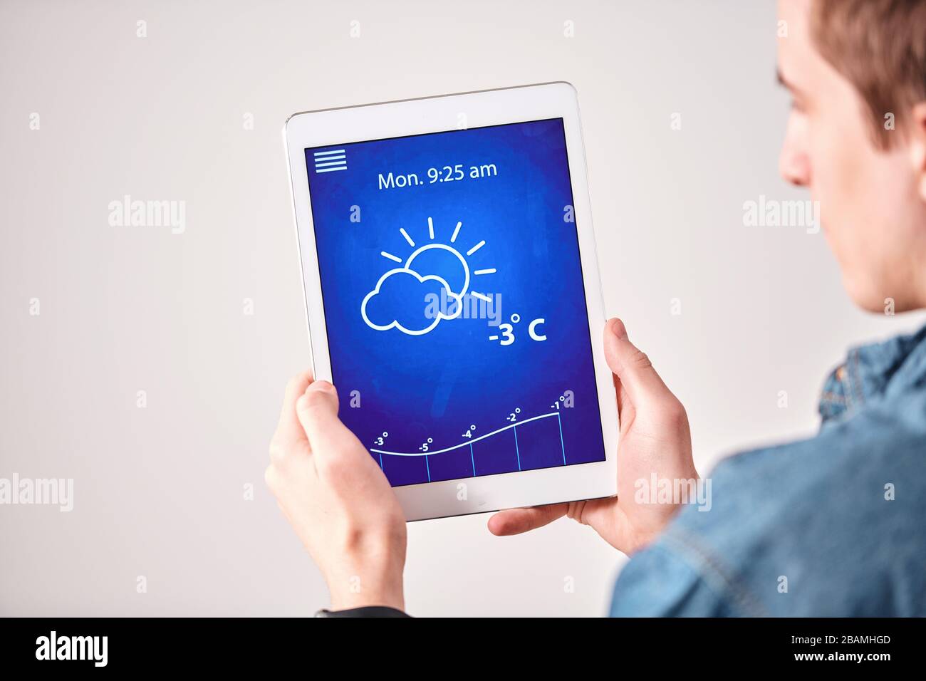 Weather forecast on tablet hi-res stock photography and images - Alamy
