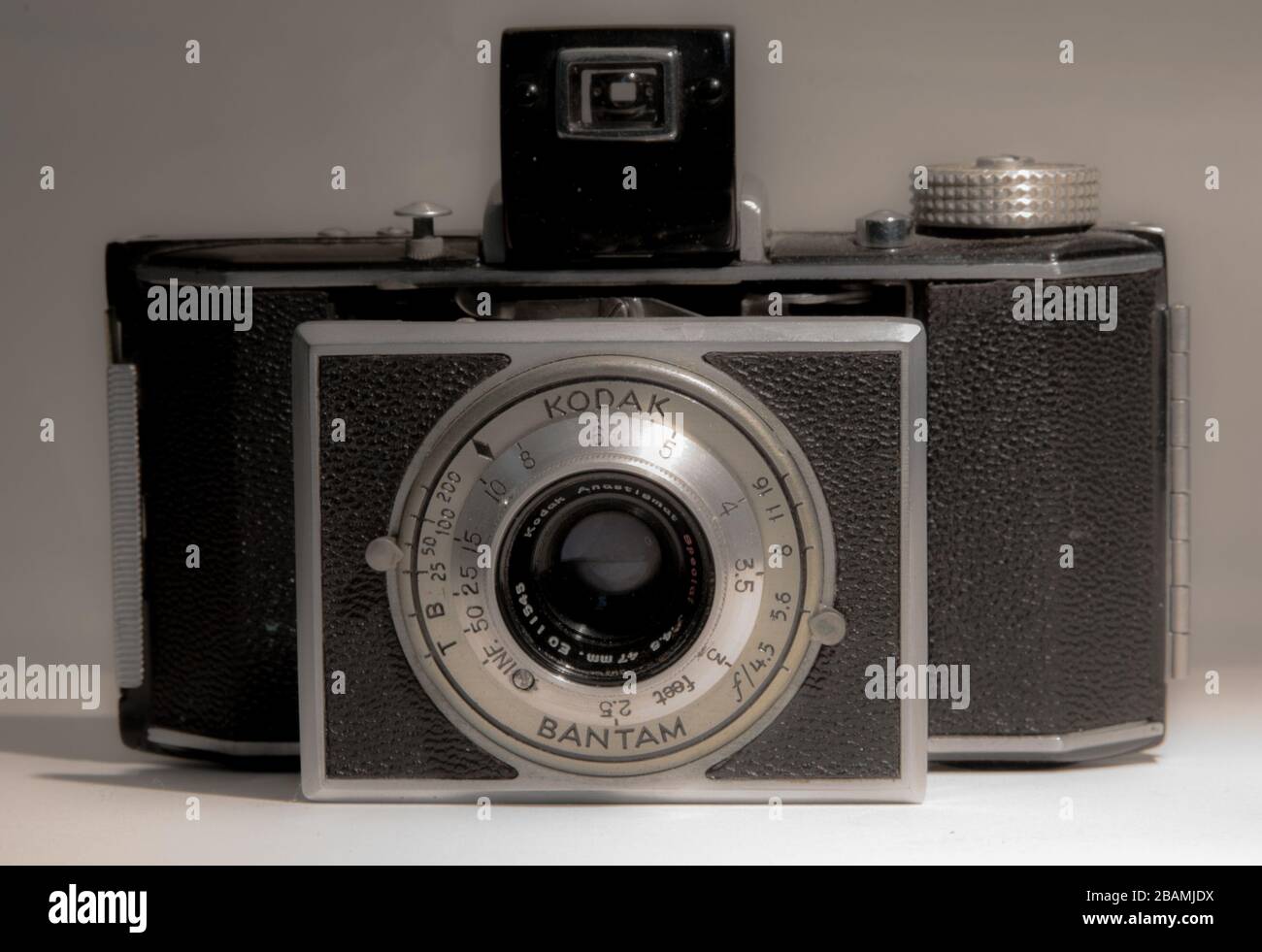 Vintage antique compact collapsible camera Stock Photo - Alamy