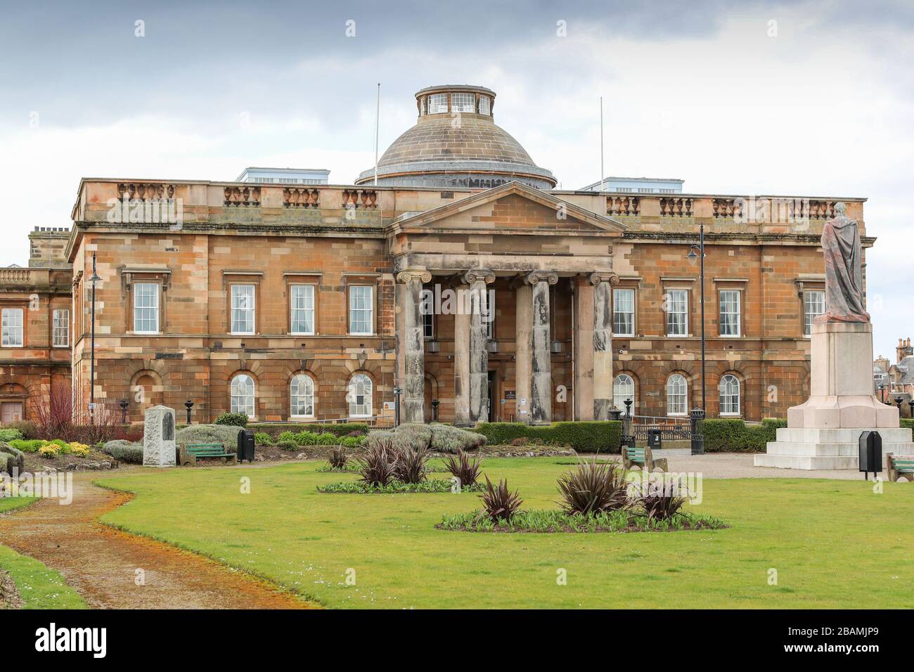 Scottish uk court courthouse law hi-res stock photography and images ...