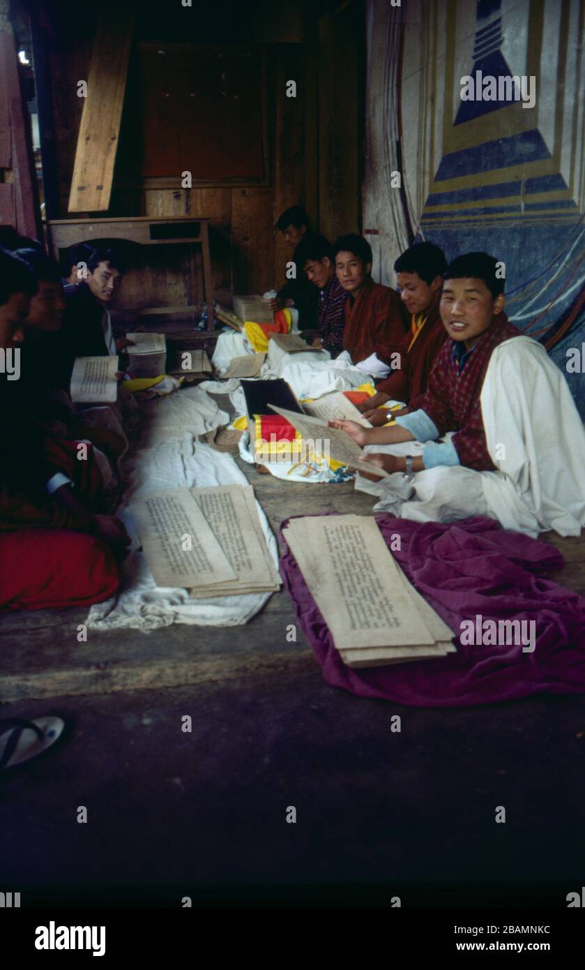 Bhutan school building hi-res stock photography and images - Alamy