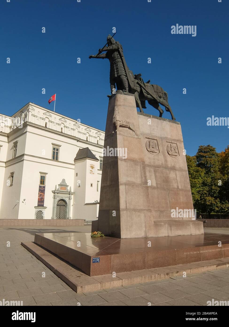 Monument to Grand Duke Gediminas in Vilnius, Lithuania Stock Photo - Alamy