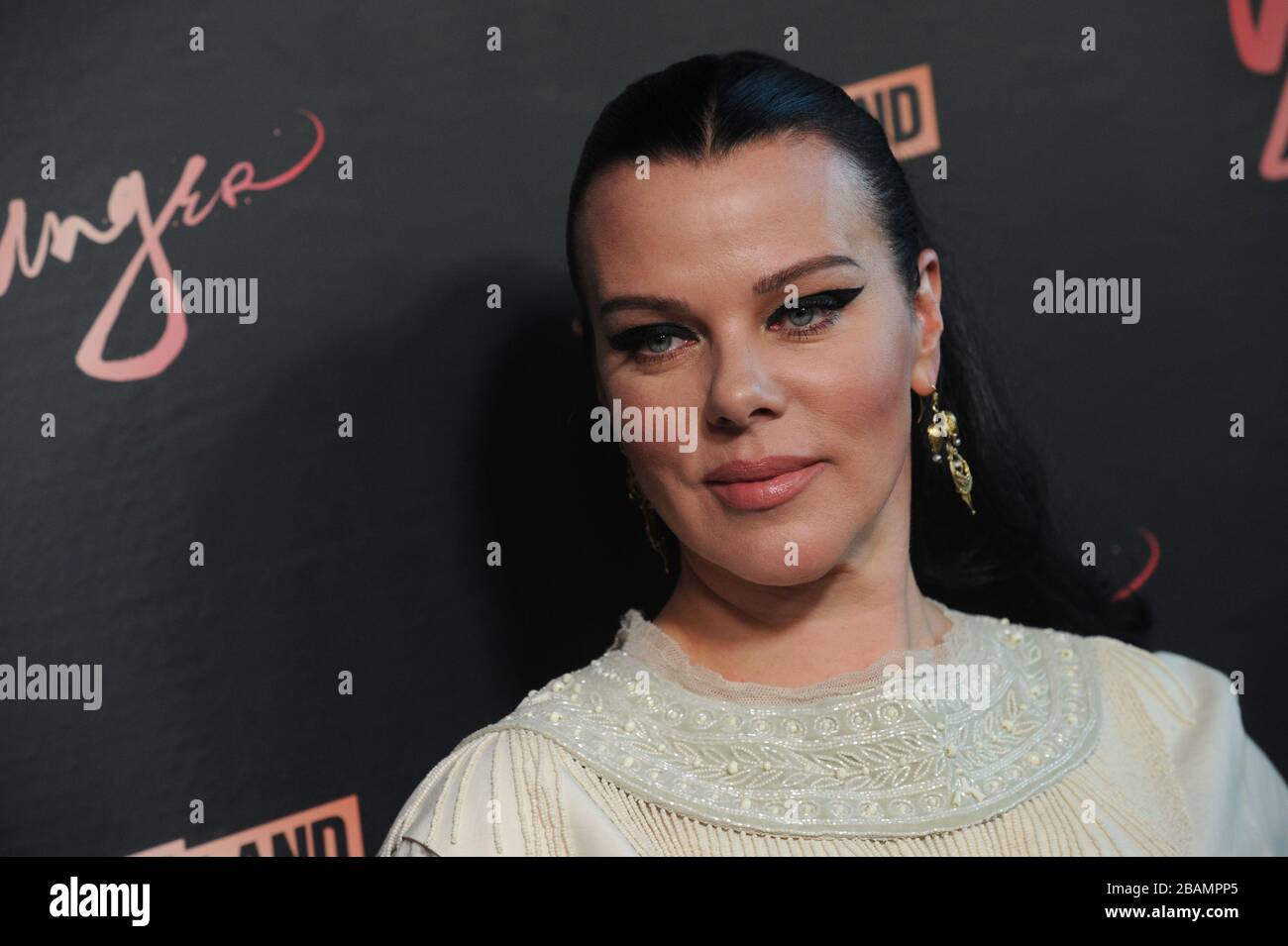 NEW YORK, NY - JUNE 27: Debi Mazar attends the 'Younger' season four ...