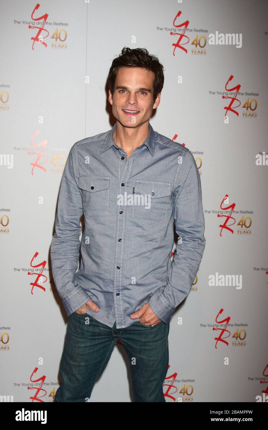 LOS ANGELES, CA - MARCH 26: Greg Rikaart attends the 'The Young & The ...