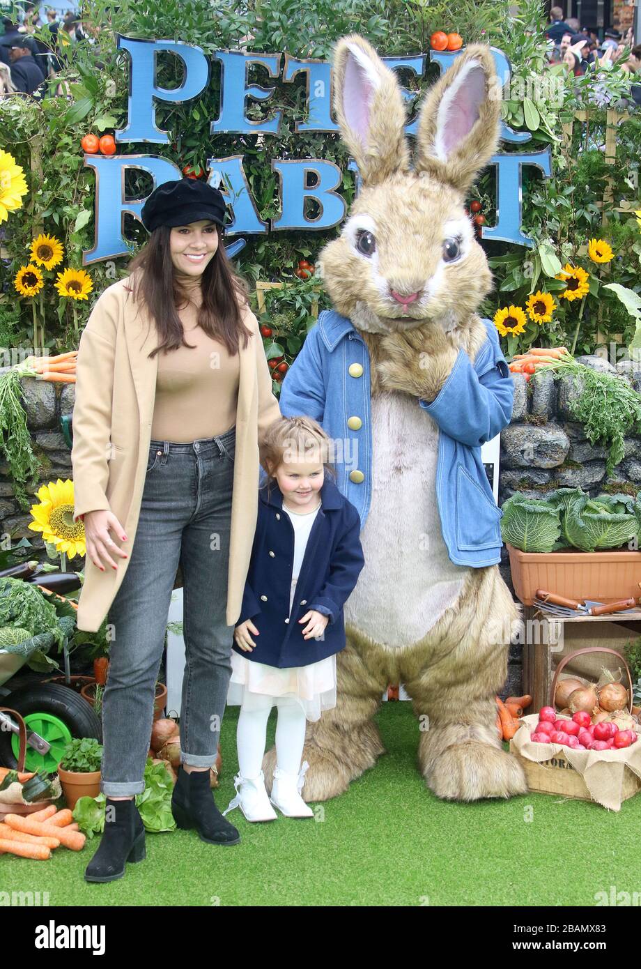 Peter rabbit gala premiere hi-res stock photography and images - Alamy