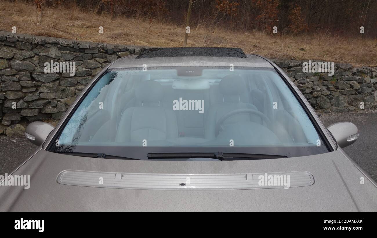 Glazed black hatch - sliding W211 pavilion sunroof, beige leather ...