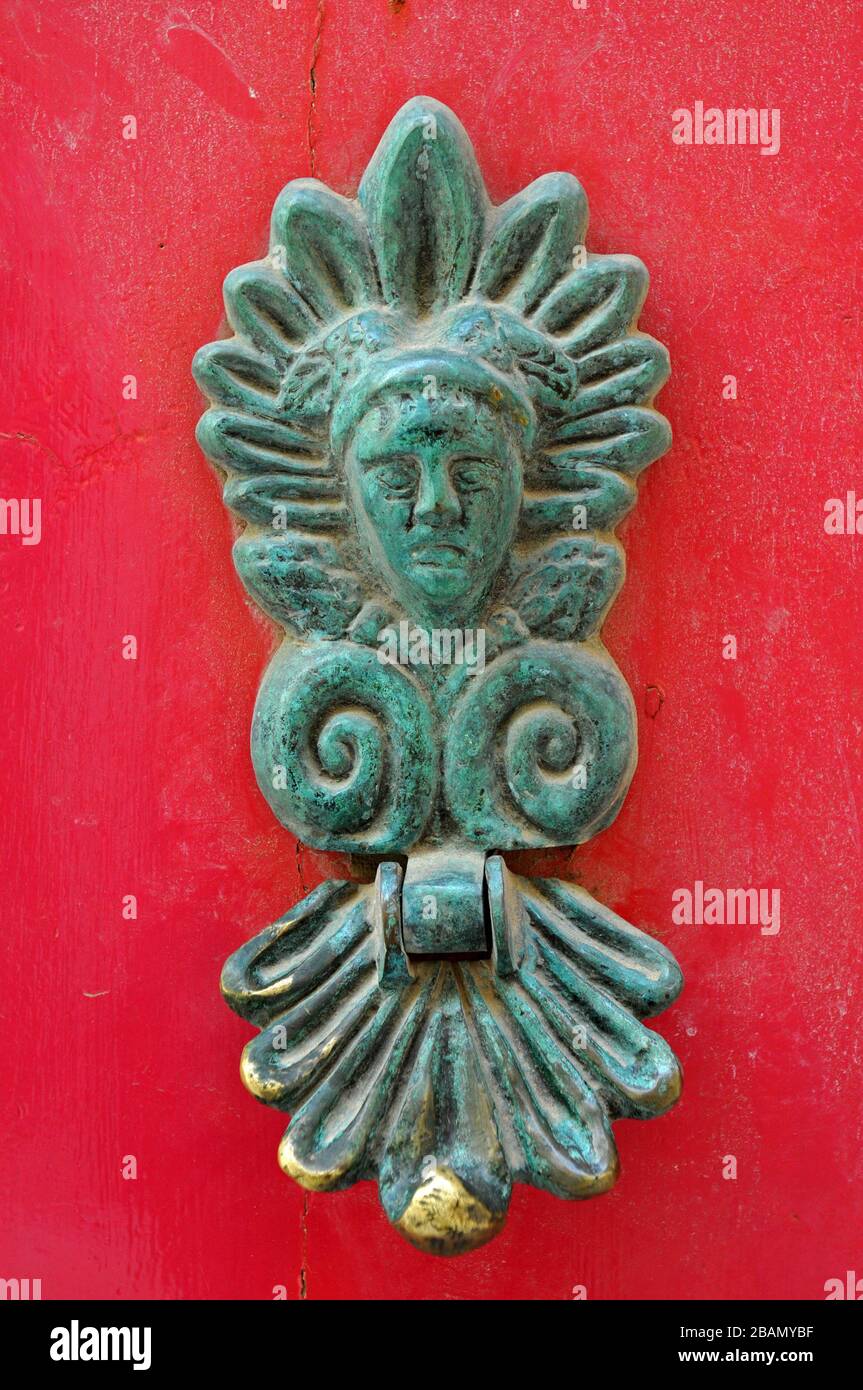 Decorative architectural features hi-res stock photography and images ...