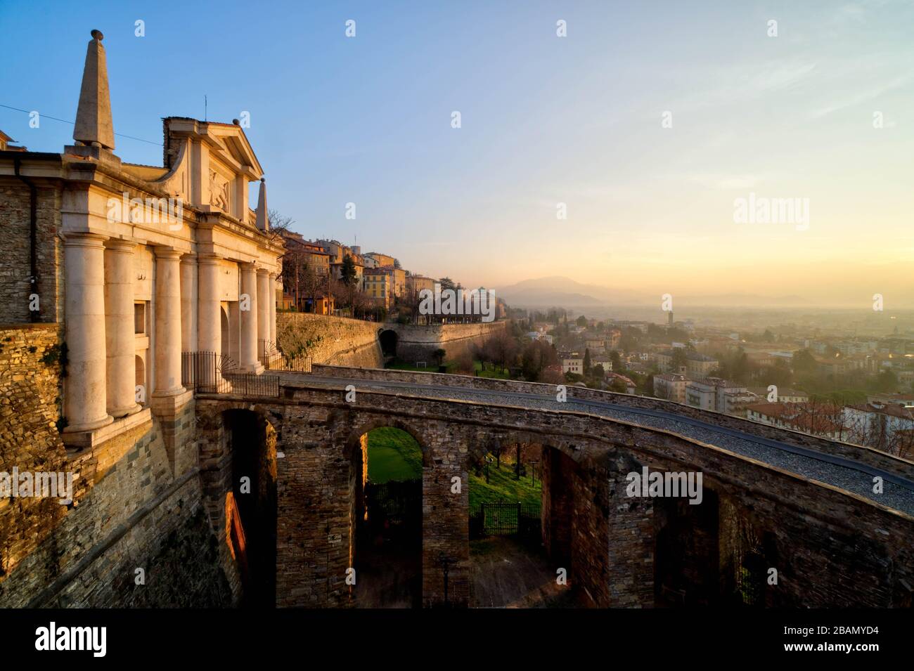 Venetian walls hi-res stock photography and images - Alamy