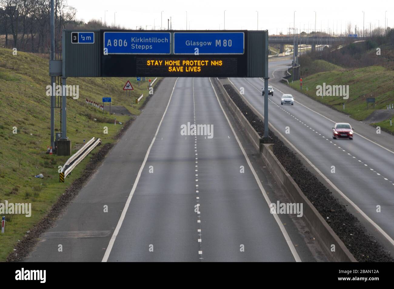 Gantry spanning over motorway hi-res stock photography and images - Alamy