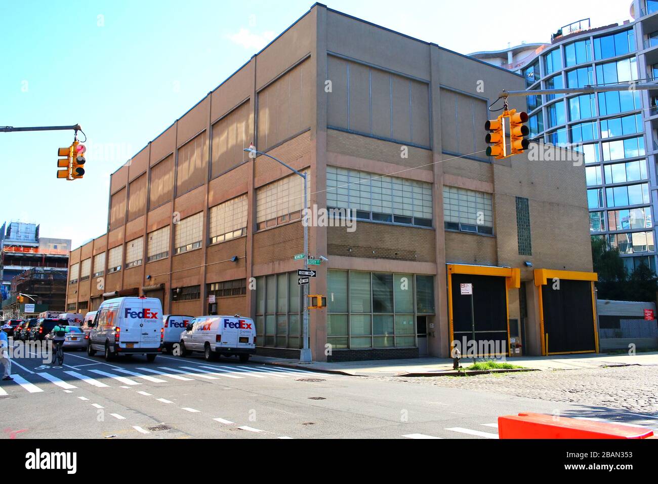 Fedex ground new york hi-res stock photography and images - Alamy